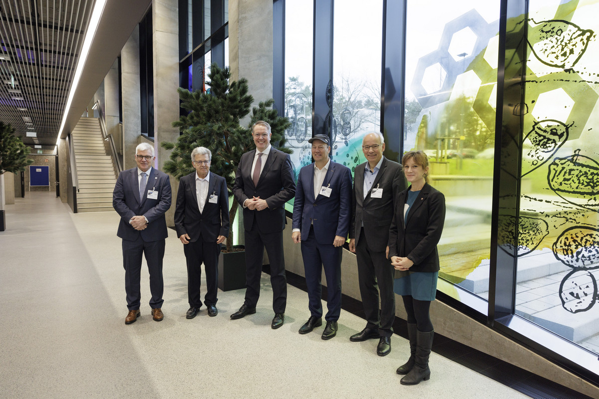 Zwei hochmoderne Forschungsbauten an der RPTU eröffnet . Landesbetrieb ...